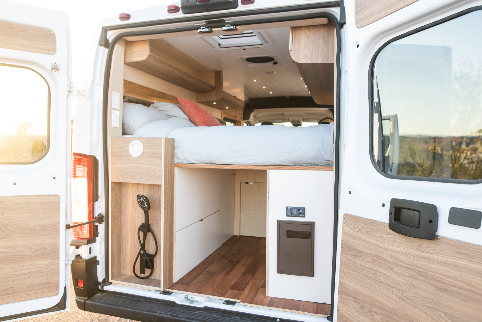 ProjectVanlife - Van Life Community for Nomads & Enthusiasts To Connect